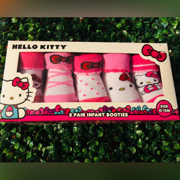 Hello Kitty | Accessories | Its New Hello Kitty Socks | Poshmark